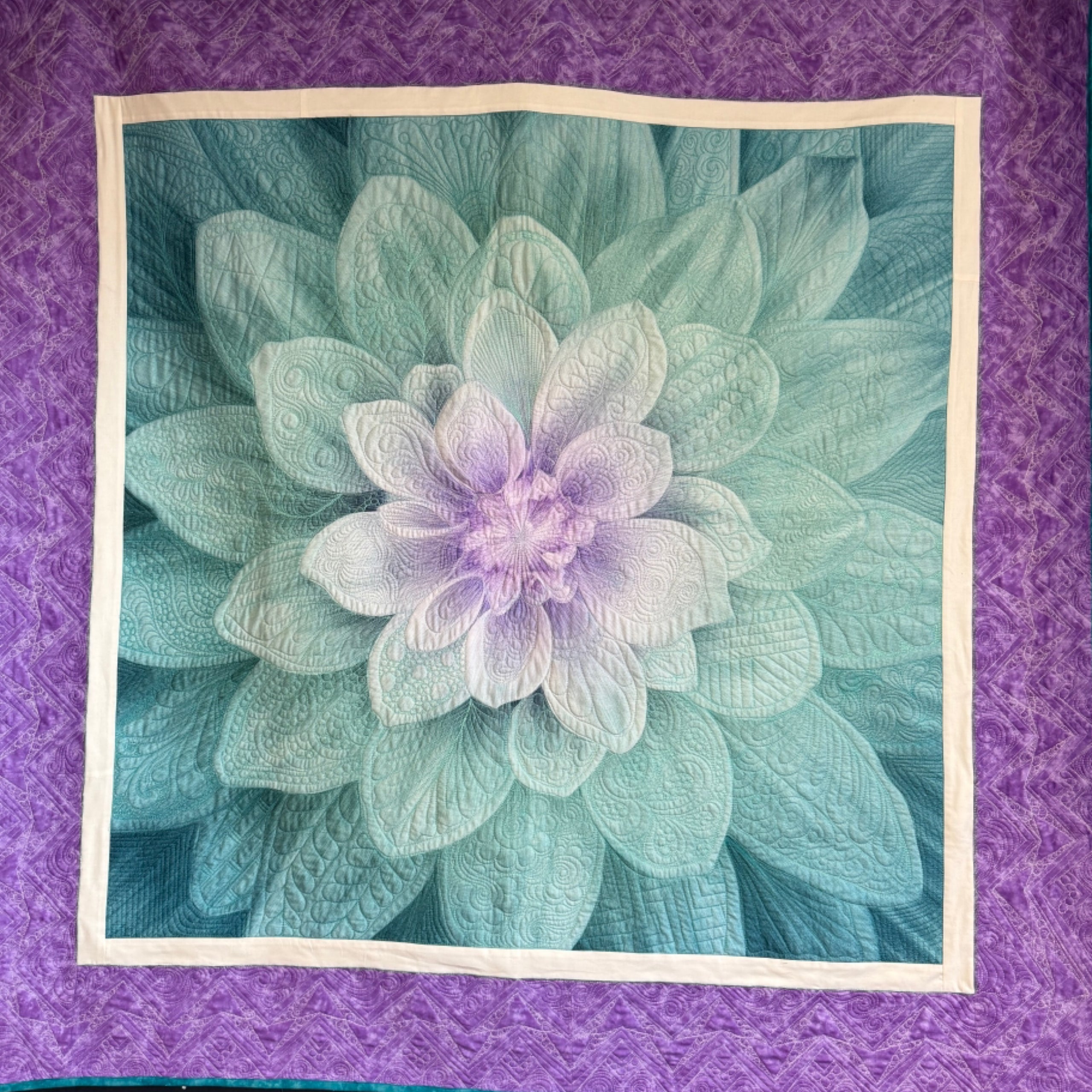 New! Purple Flower Quilt | Stitchin' Sisters